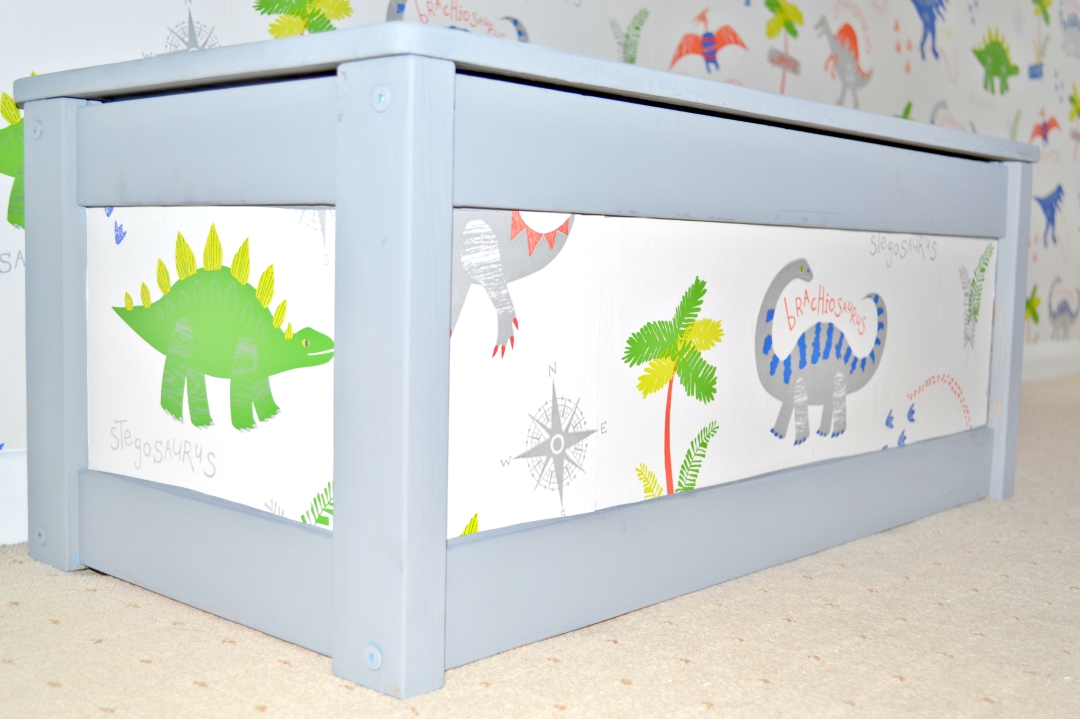 Easy DIY projects: Upcycling a toy box - Girl about townhouse